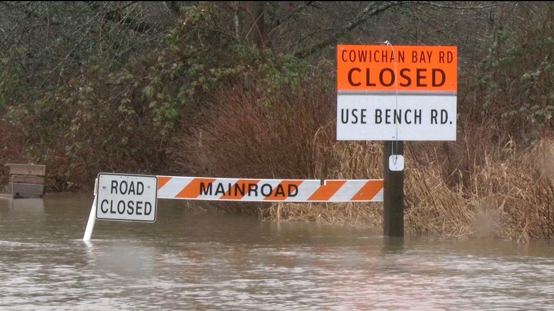 Heavy rain brings flash flooding to Cowichan Valley