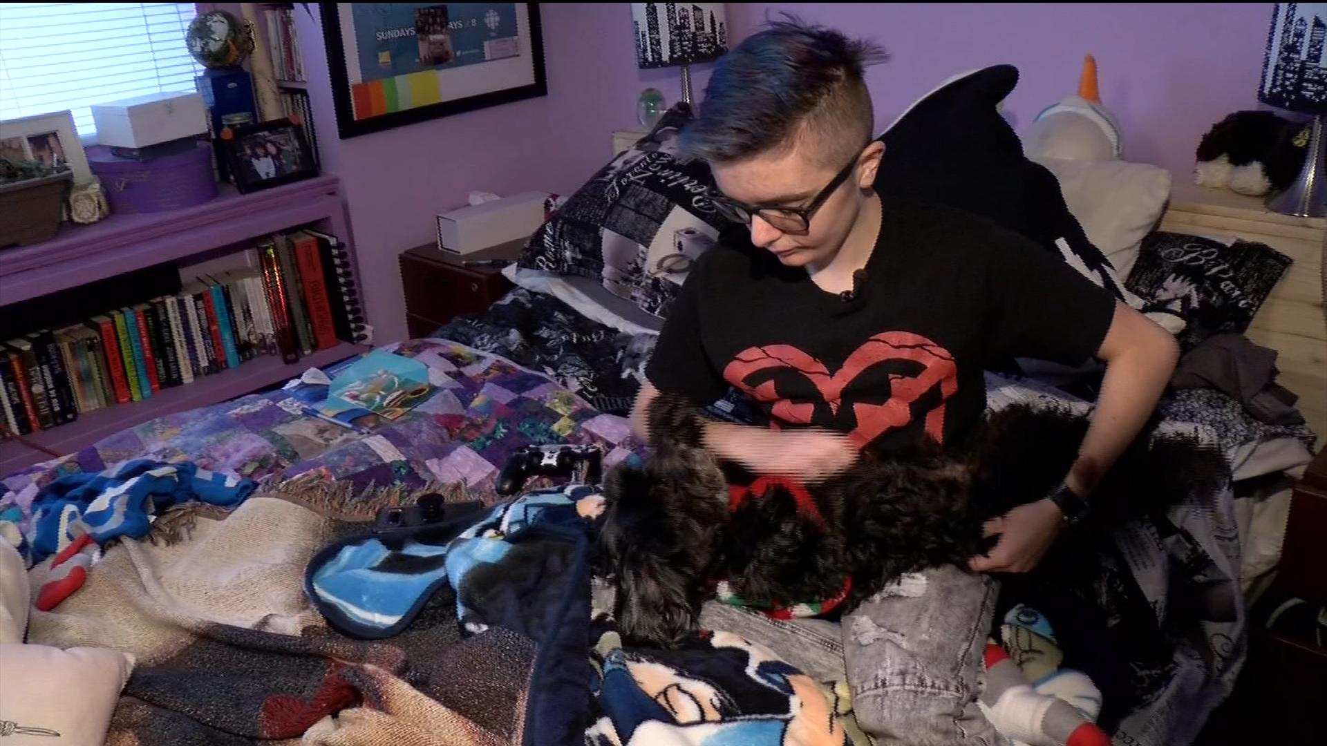 Vancouver Island's 'Penny Girl' Jeneece Edroff falls victim to puppy scam