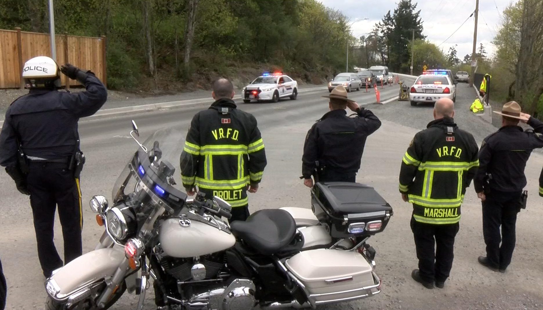 Mourners line the streets to pay tribute to Esquimalt Nation Chief Andy ...