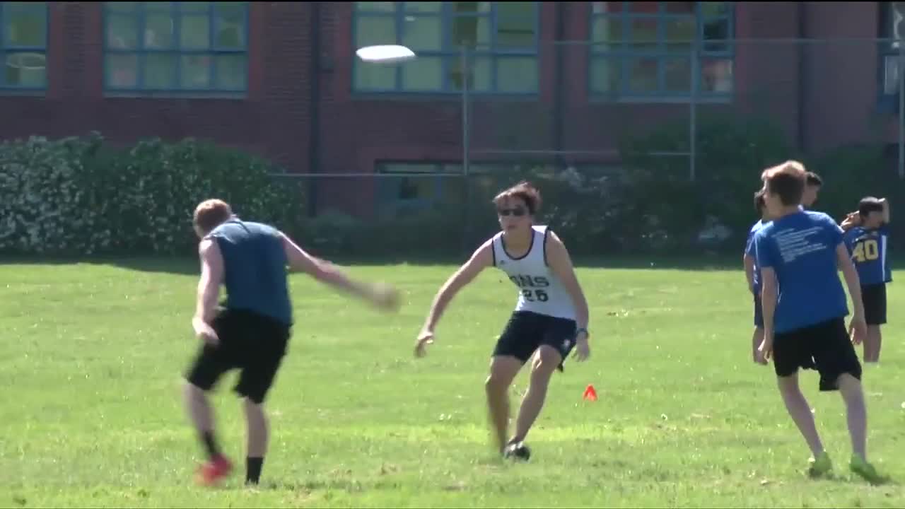 Ultimate Frisbee growing in Victoria schools
