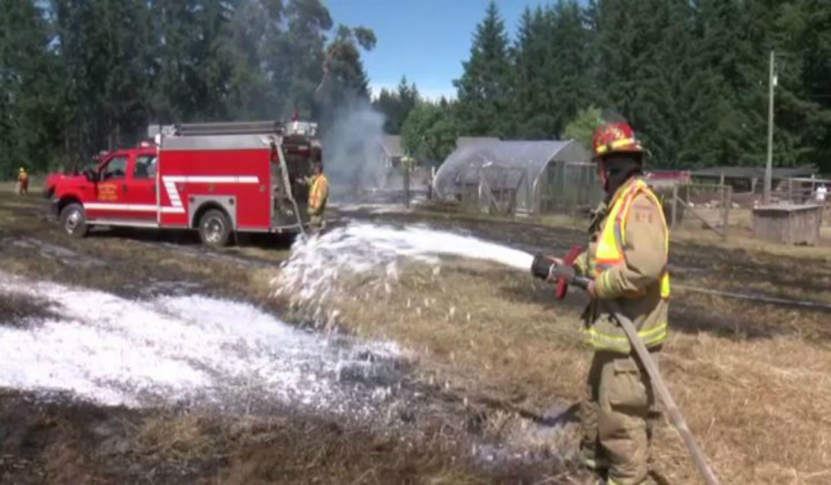 Teens capture video of fire that spread to hayfield in Cedar
