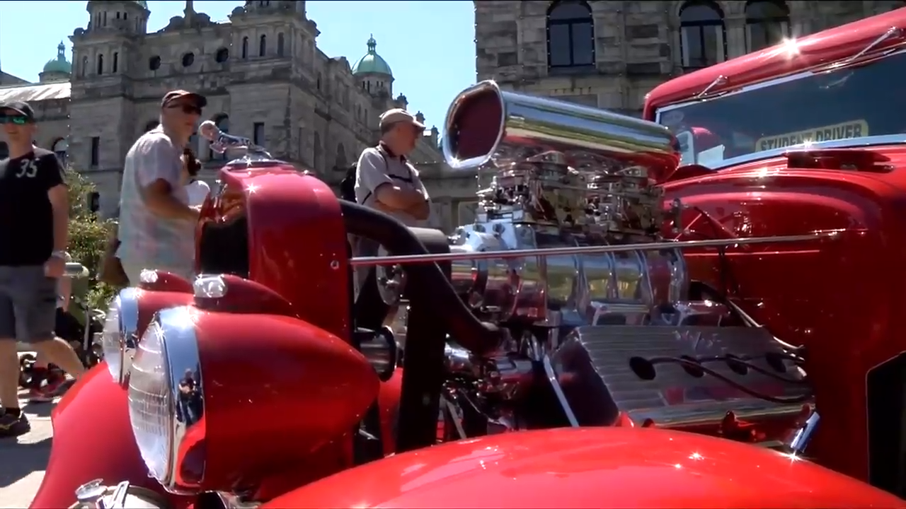 Deuces Wild: Huge turnout for Victoria's Northwest Deuce Days