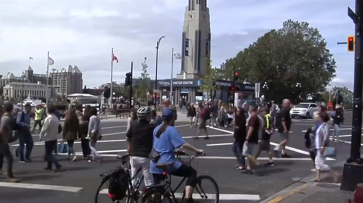Victoria's first scramble crosswalk opens downtown