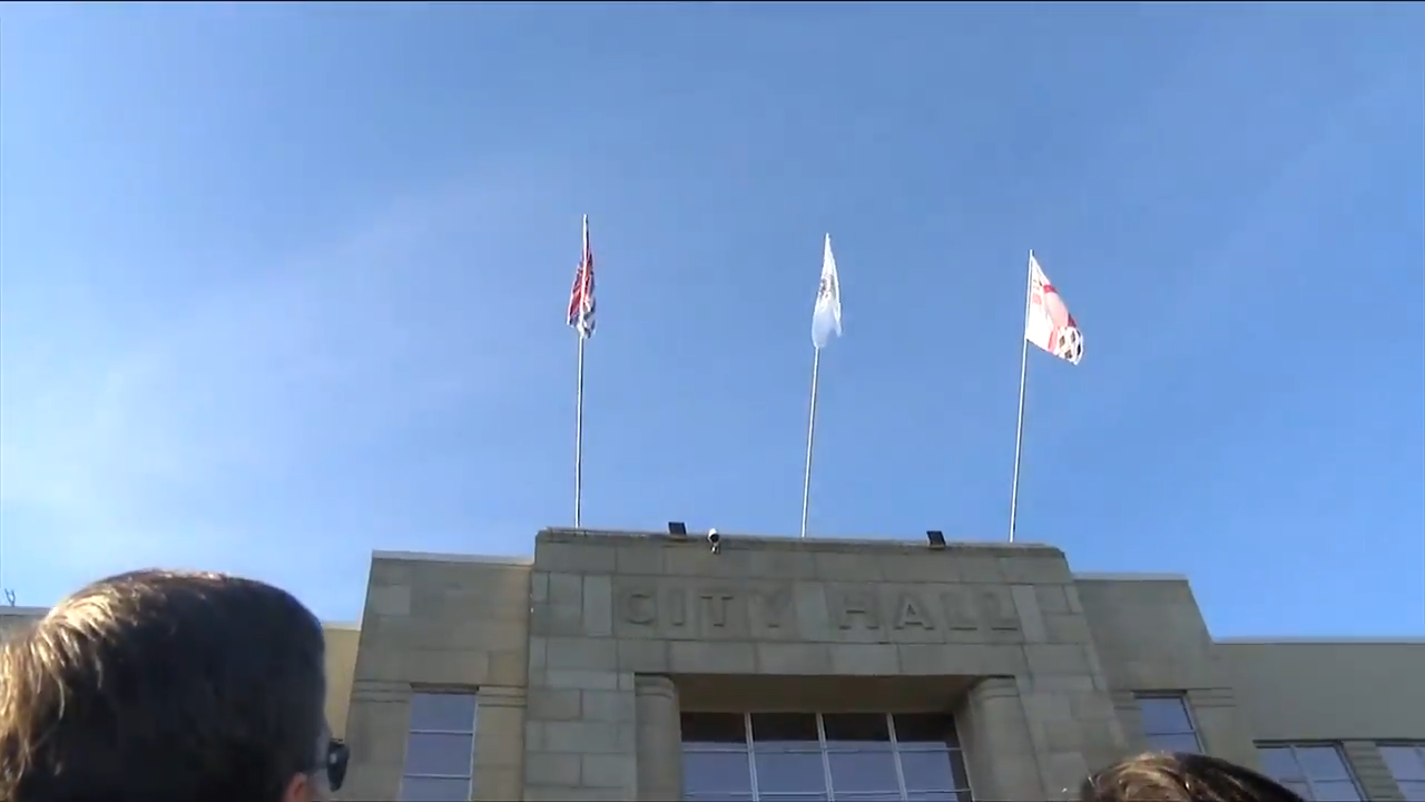 Snuneymuxw flag restored in act of reconciliation at Nanaimo City Hall