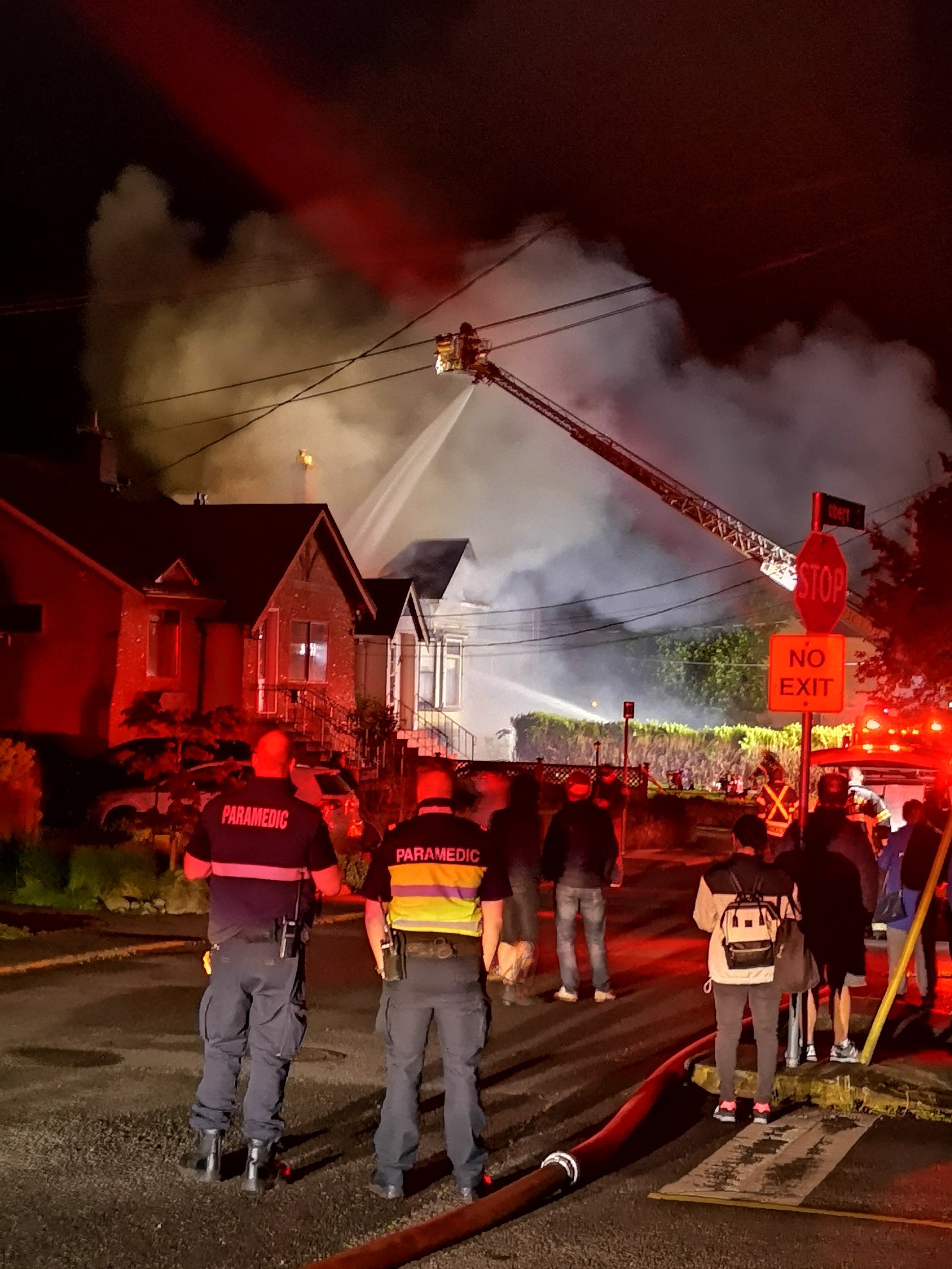Historic house in Victoria takes 'significant damage' from structure fire
