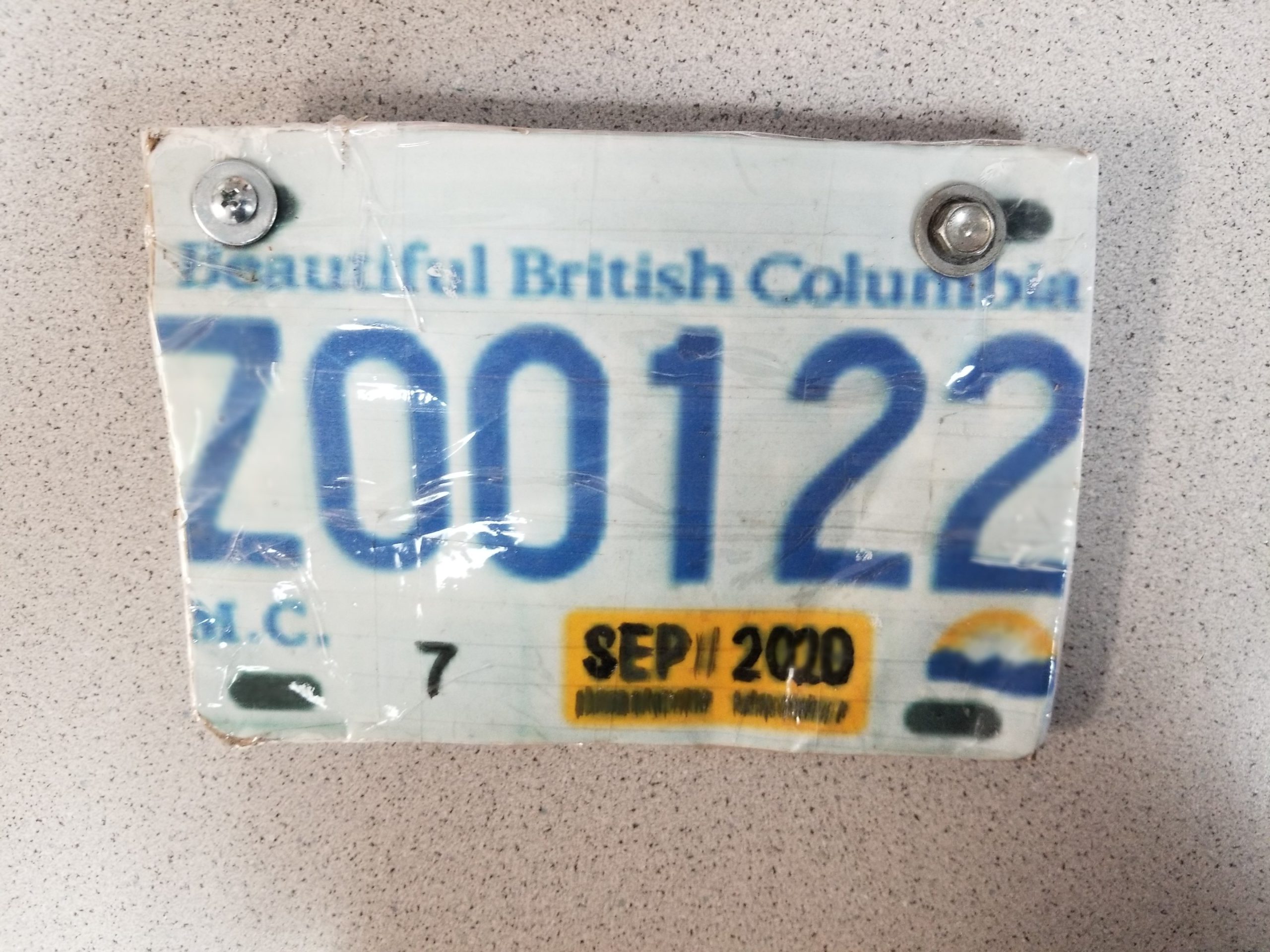 Motorcyclist using fake license plate arrested after fleeing police in ...