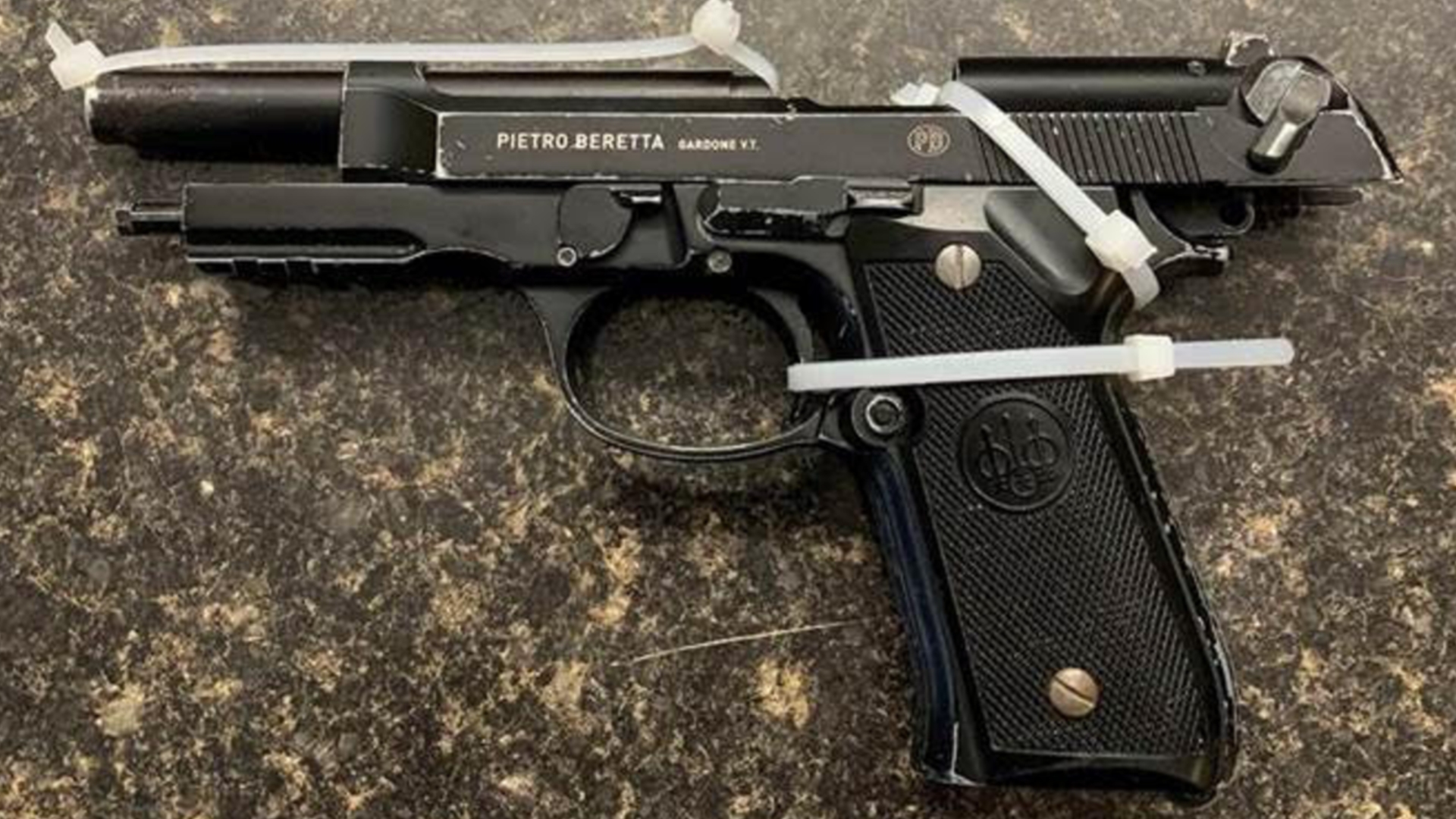 2 more replica firearms seized by police in Victoria