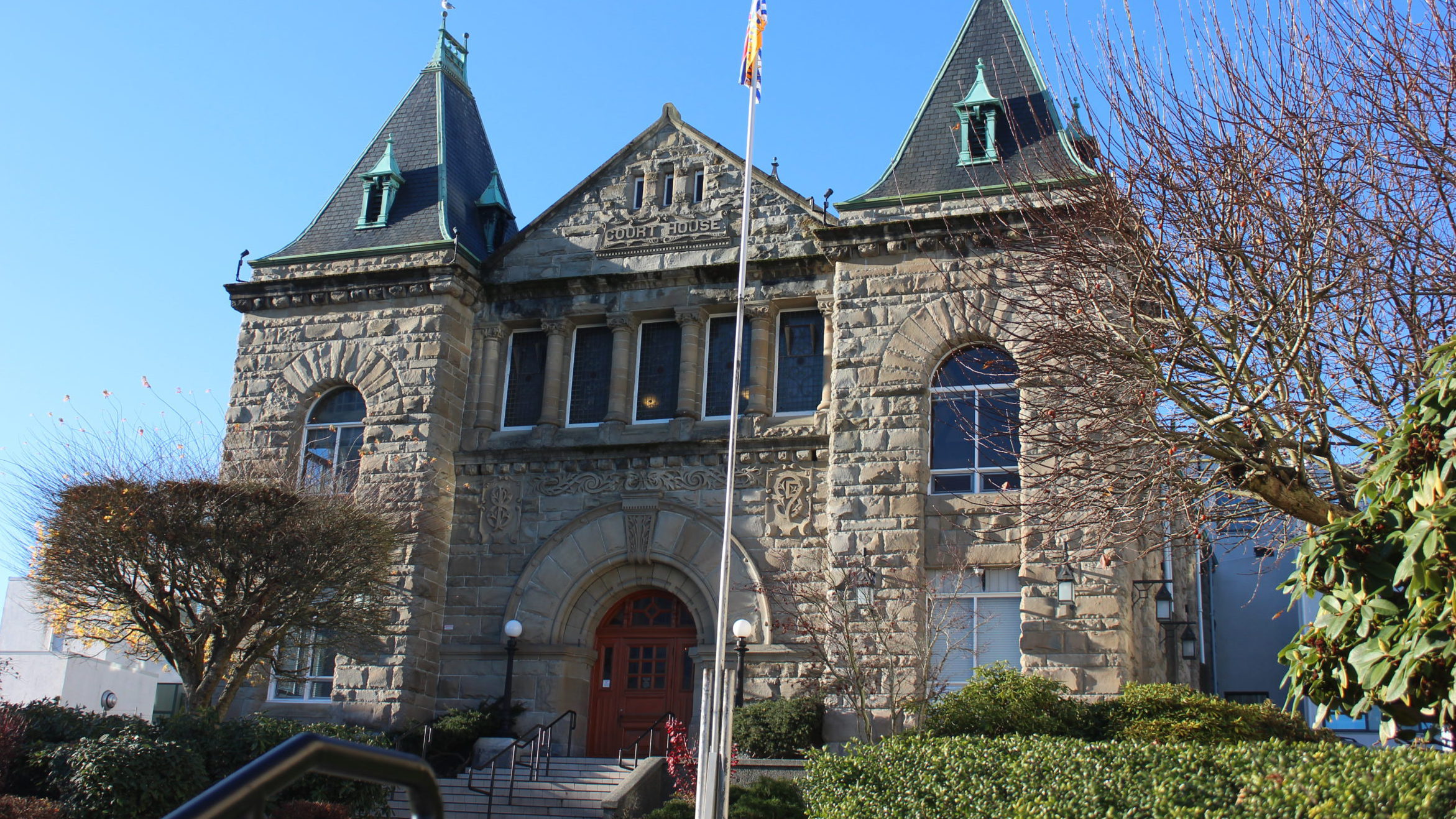 B.C. Supreme Court throws out Island man's $32-trillion lawsuit