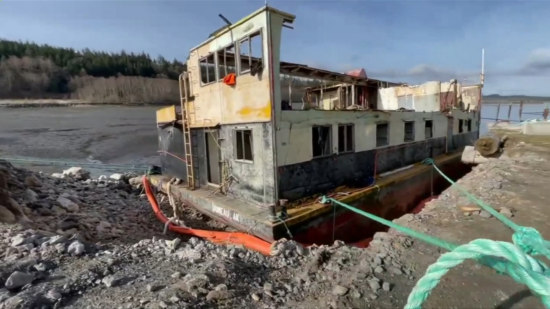 Sunken barge that sank in Port McNeill is now on dry land