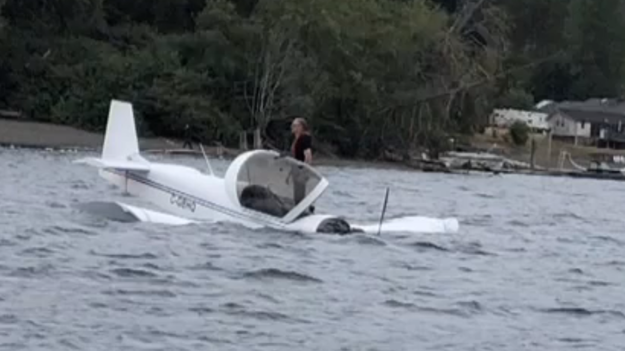 Cowichan Lake boaters rescue pilot of crashed float plane