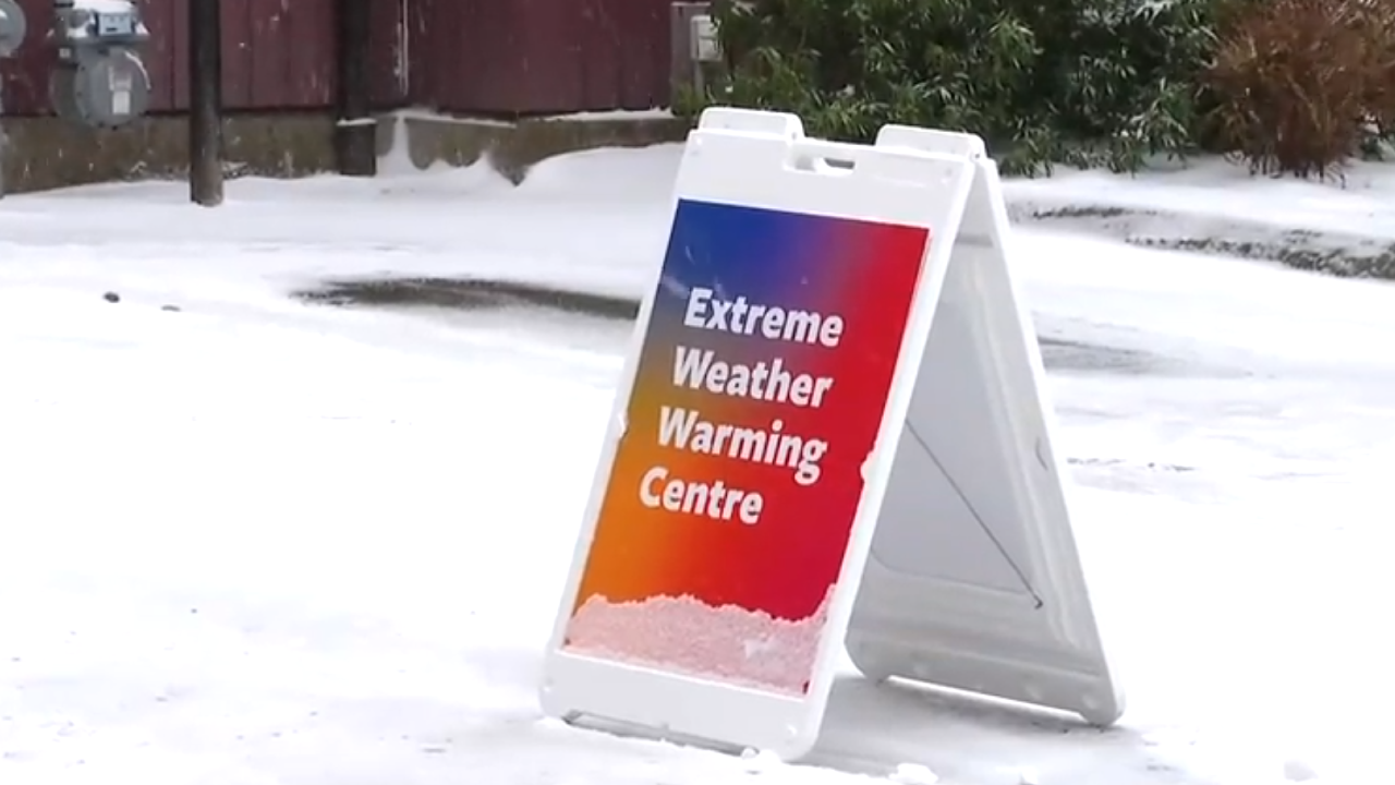 Overnight warming centres open in Victoria as temperatures plunge