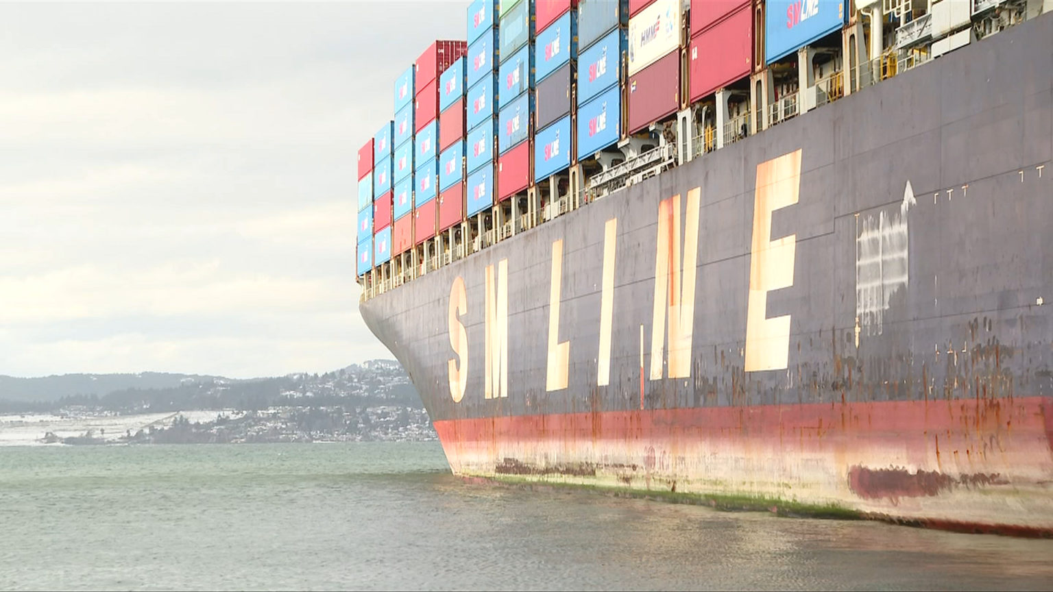 South Korean container ship arrives in Victoria for emergency repairs