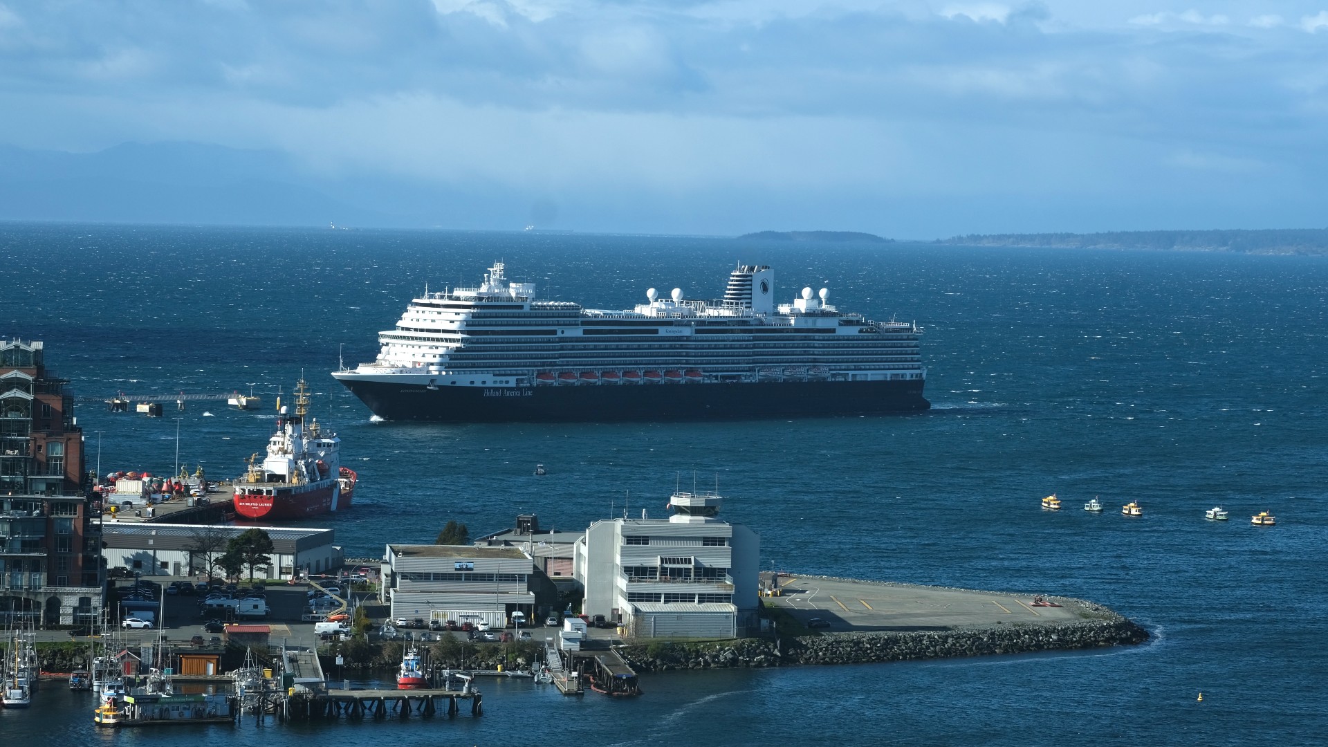 First cruise ship in two years arrives in Victoria following pandemic pause