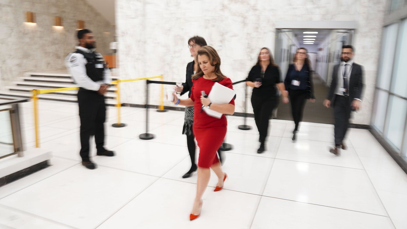 Ambassador Bridge blockade escalated economic threat from 'Freedom ...