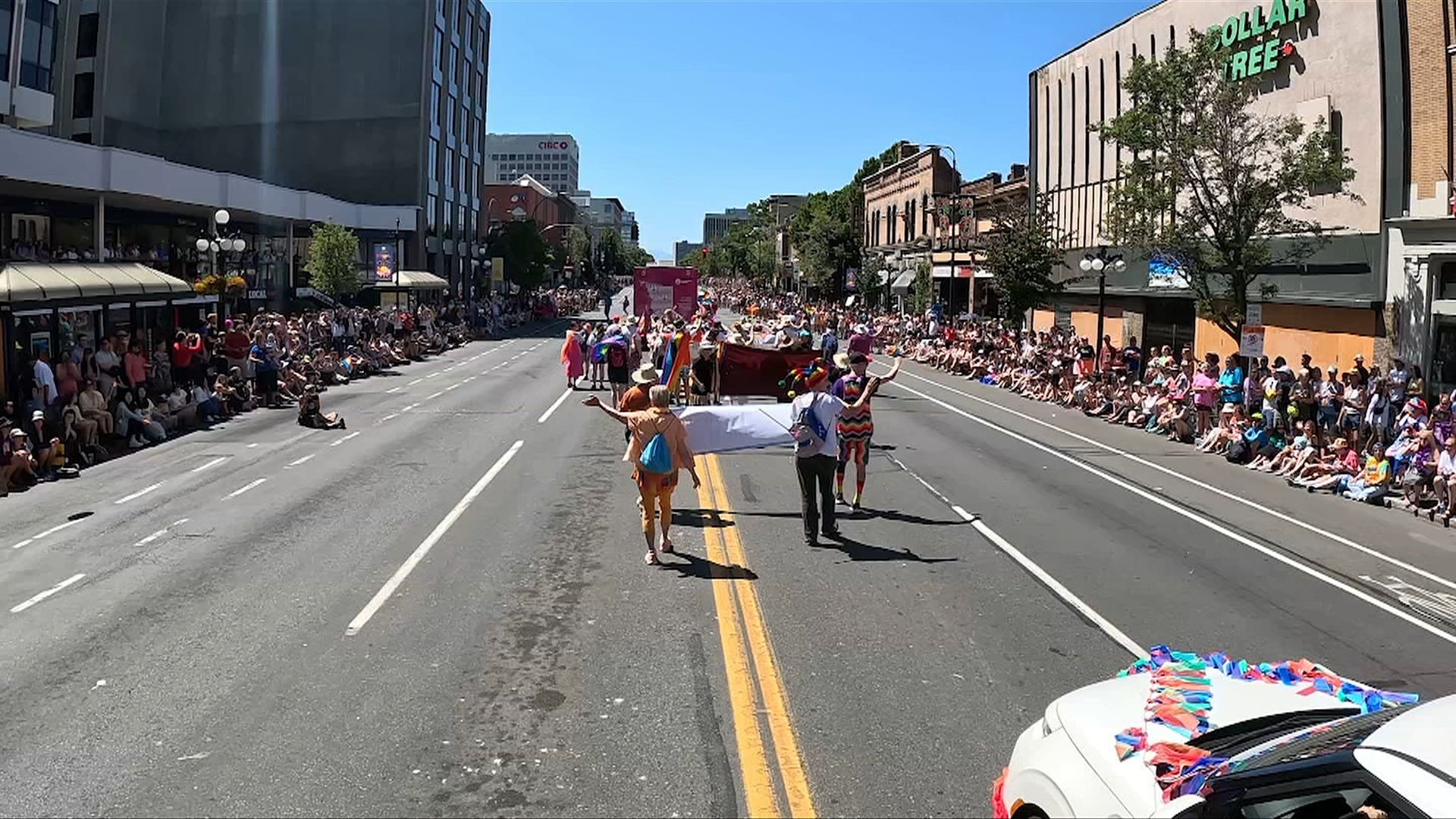 The Vibe Is Electric Victoria Celebrates 28th Annual Pride Parade