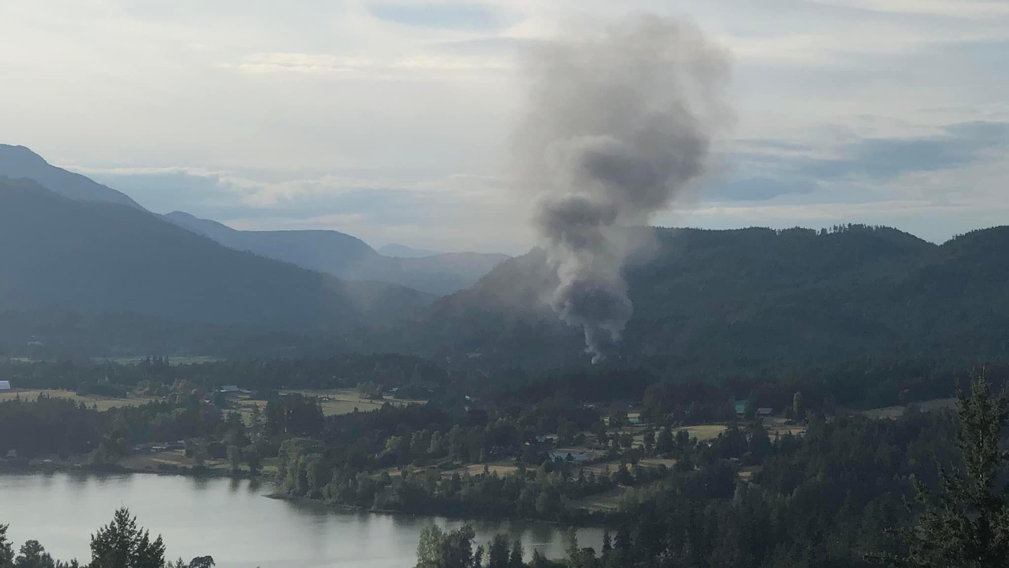 Barn goes up in flames in Cowichan Valley fire