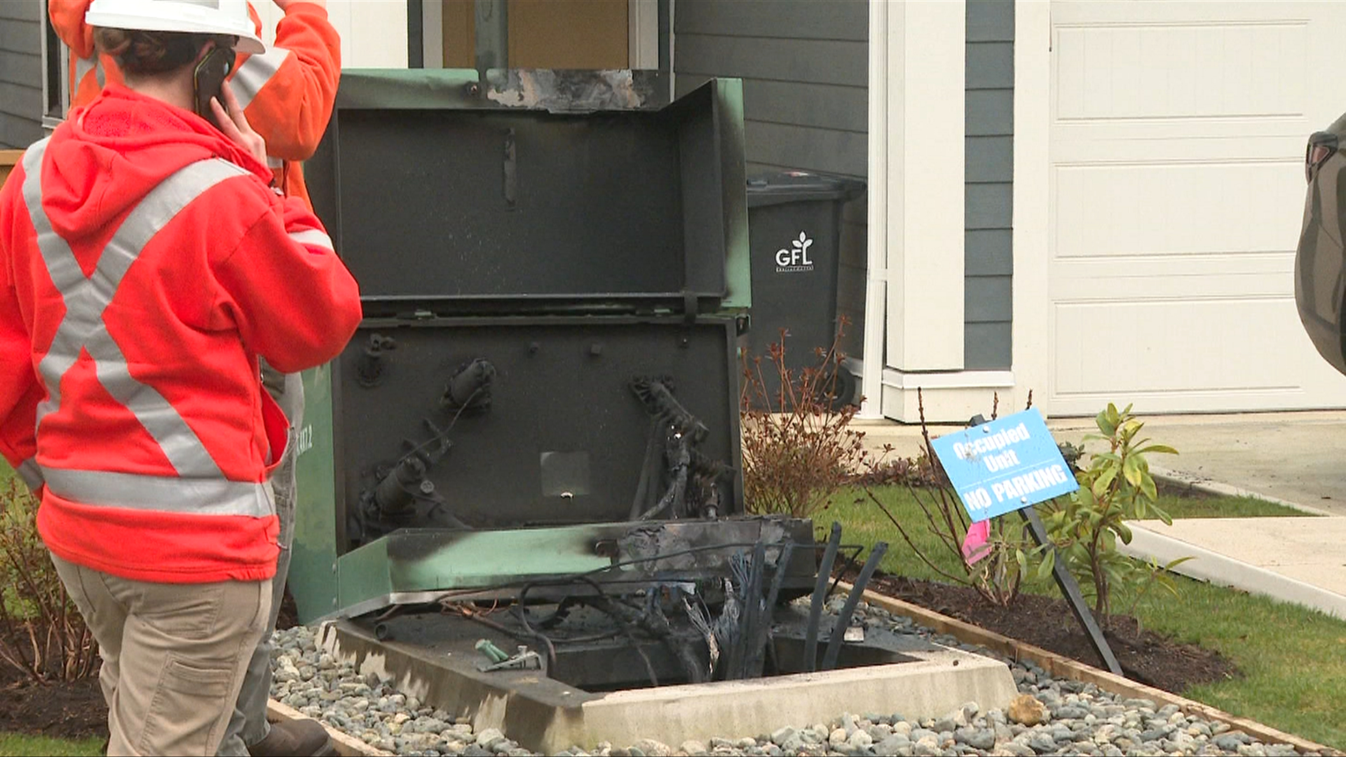 'A FedEx truck on top of the transformer': Vehicle knocks out power to ...