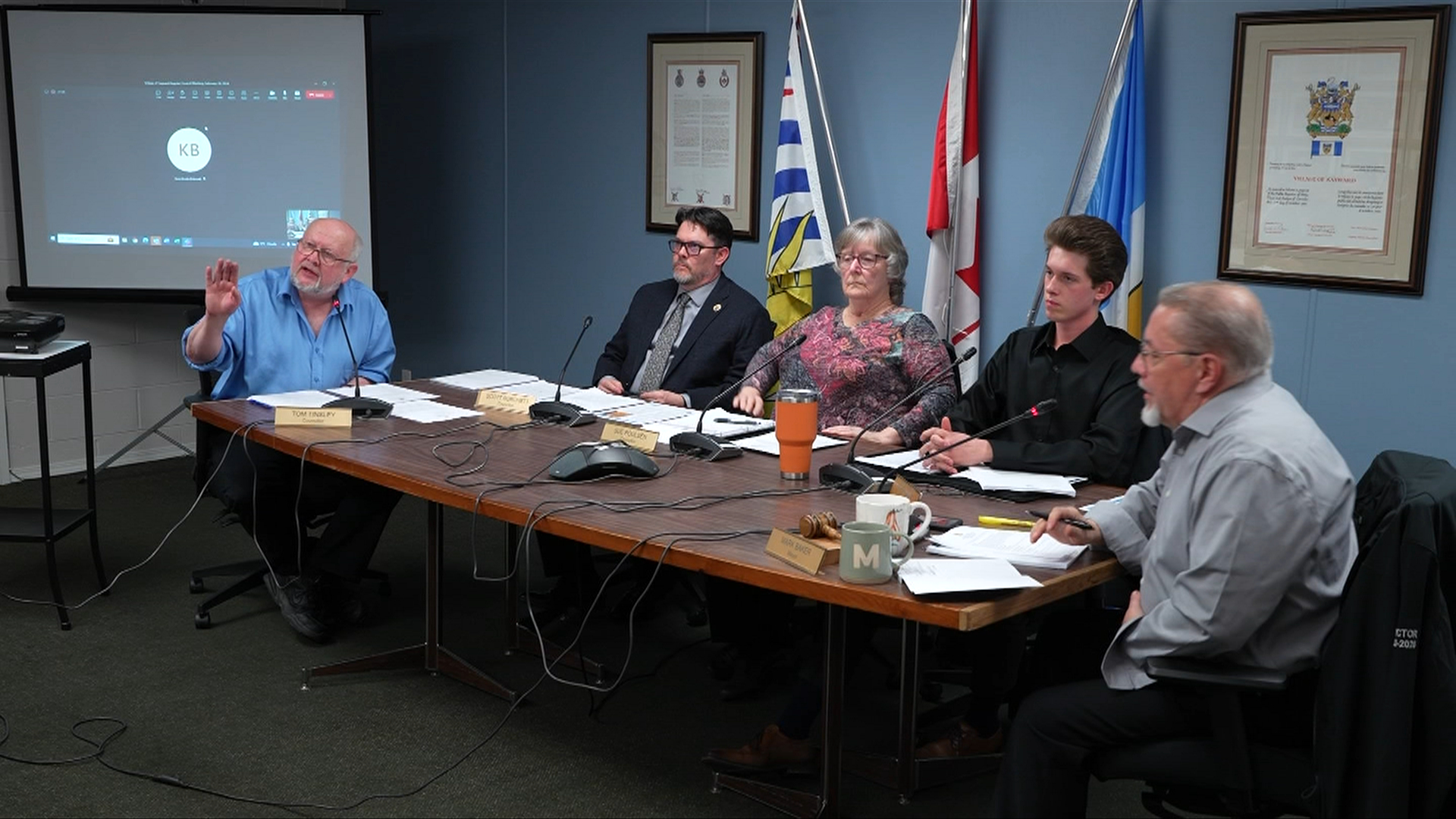 'It's hard to be sitting at that table': Sayward councillor quits over ...